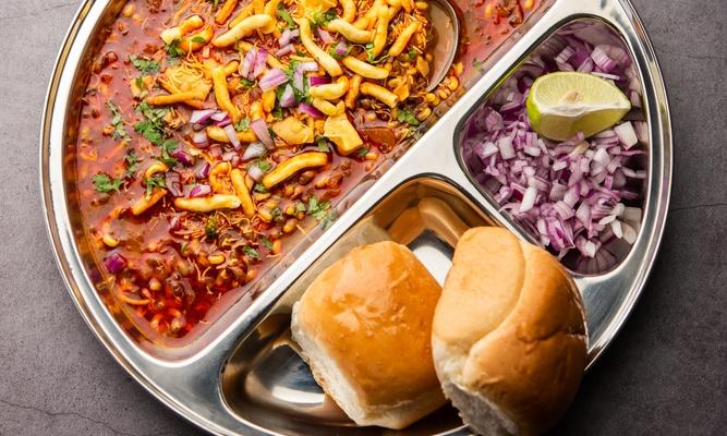 Check out these 5 authentic Maharashtrian dishes